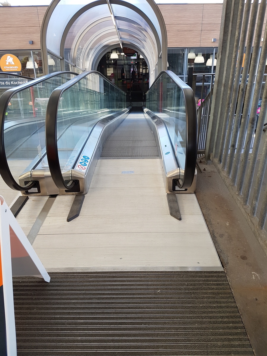 SERVICES - NON-SLIP COATING FOR ESCALATORS - Safe Walkway
