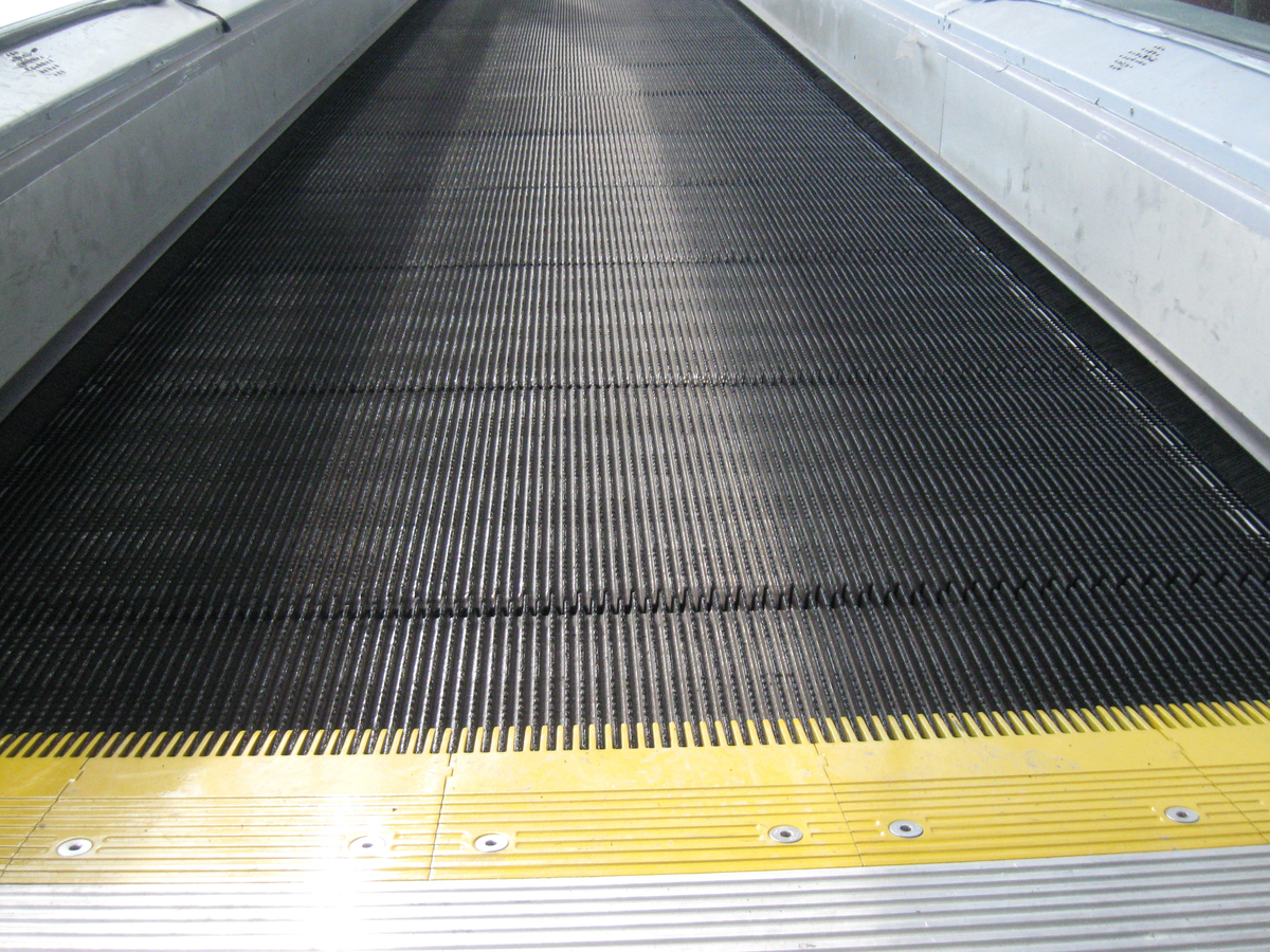 Safe Walkway - SERVICES - NON-SLIP COATING FOR ESCALATORS