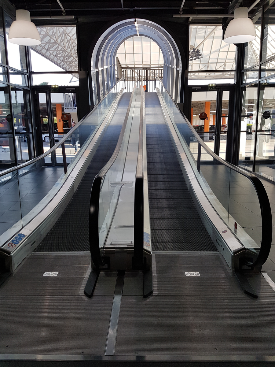 Safe Walkway - SERVICES - NON-SLIP COATING FOR ESCALATORS